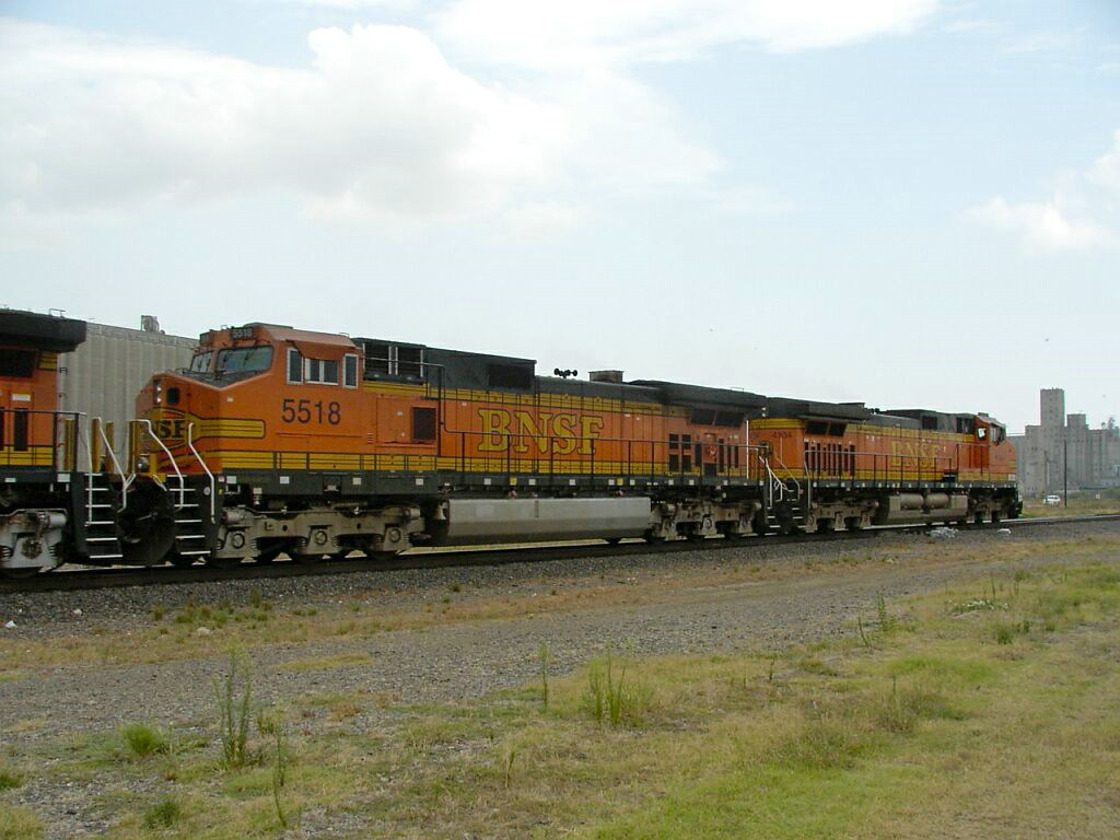 BNSF 5518